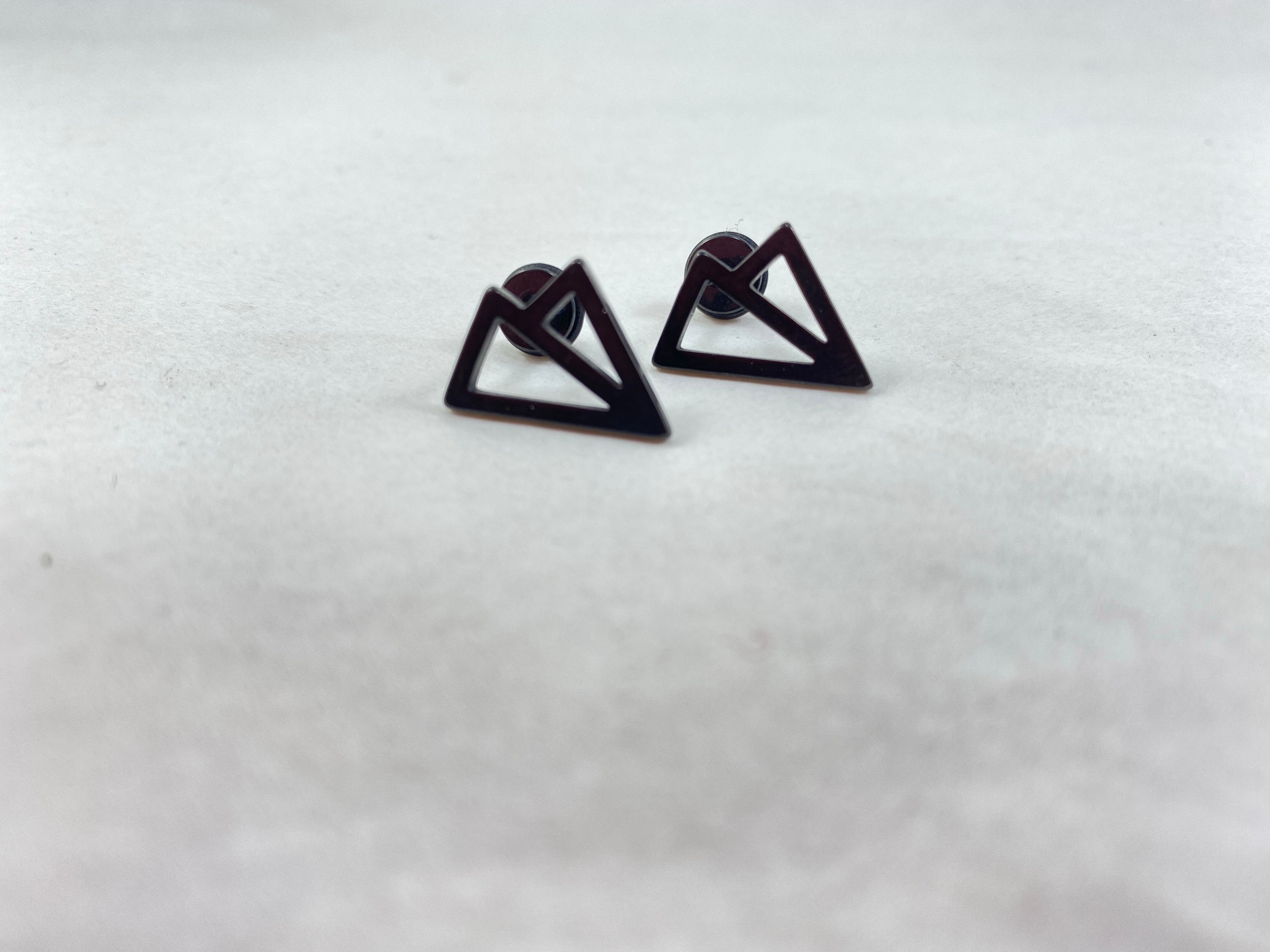 BO Double Triangles Black Stainless Steel - Red Stainless Steel – Rouge ...