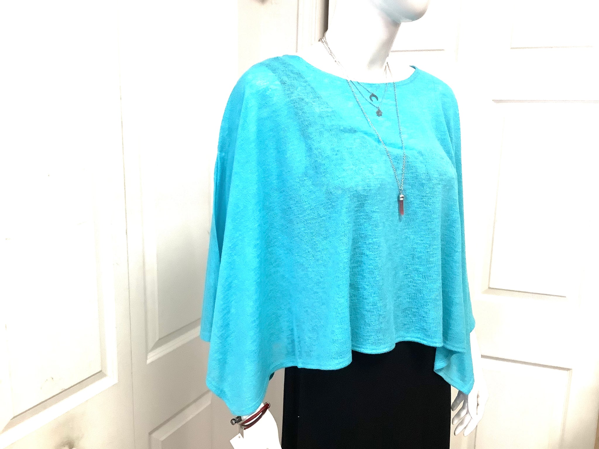 Poncho Sache - Marine - Luc Fontaine - Designer Québécois - Rouge ...