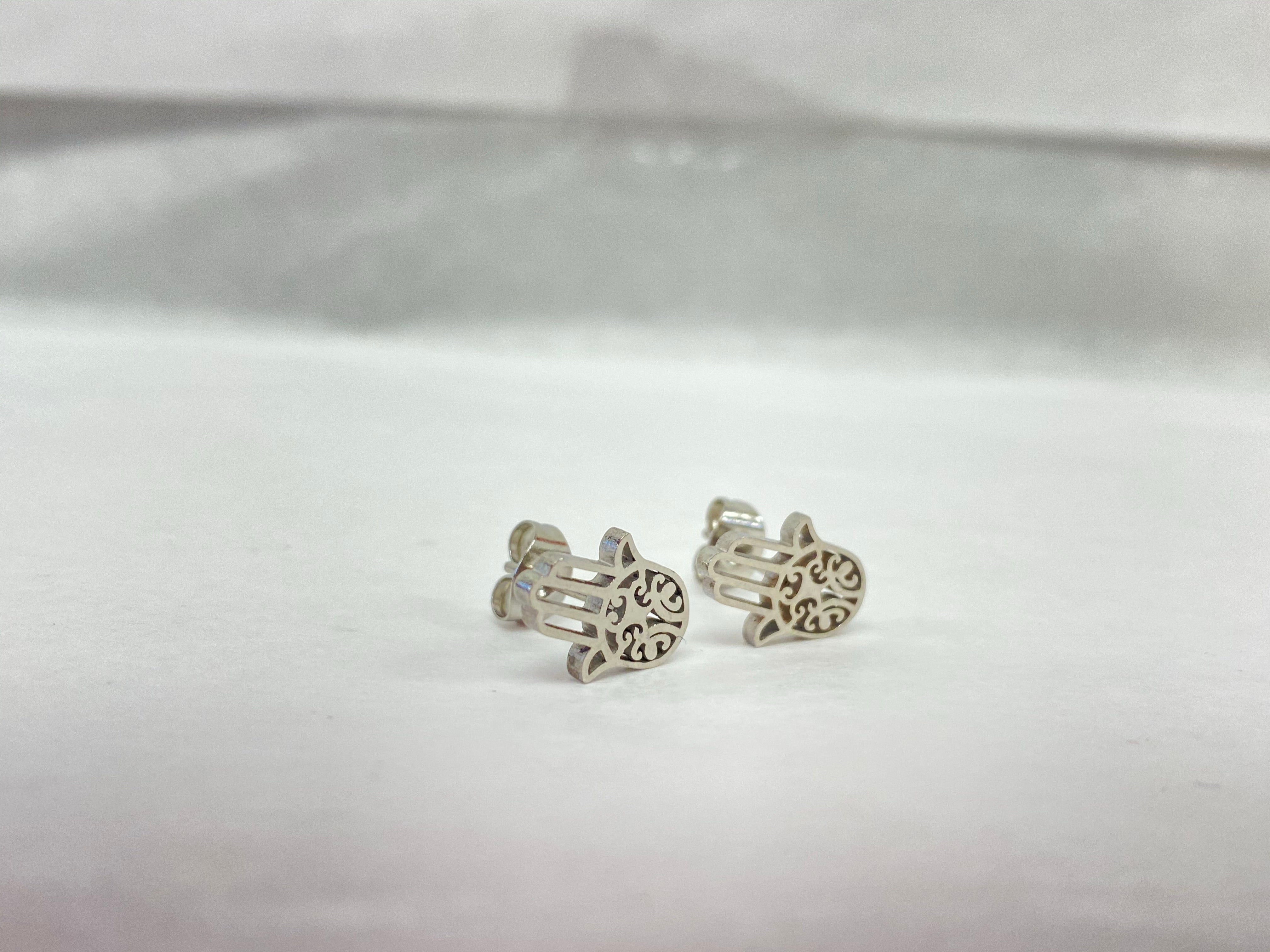 BO Hand Mandela Stainless Steel - Red Stainless Steel – Rouge Canapé